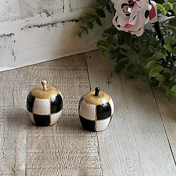 The Crafty Hobbit | Accents | Vintage Checks Salt And Pepper Shakers ...